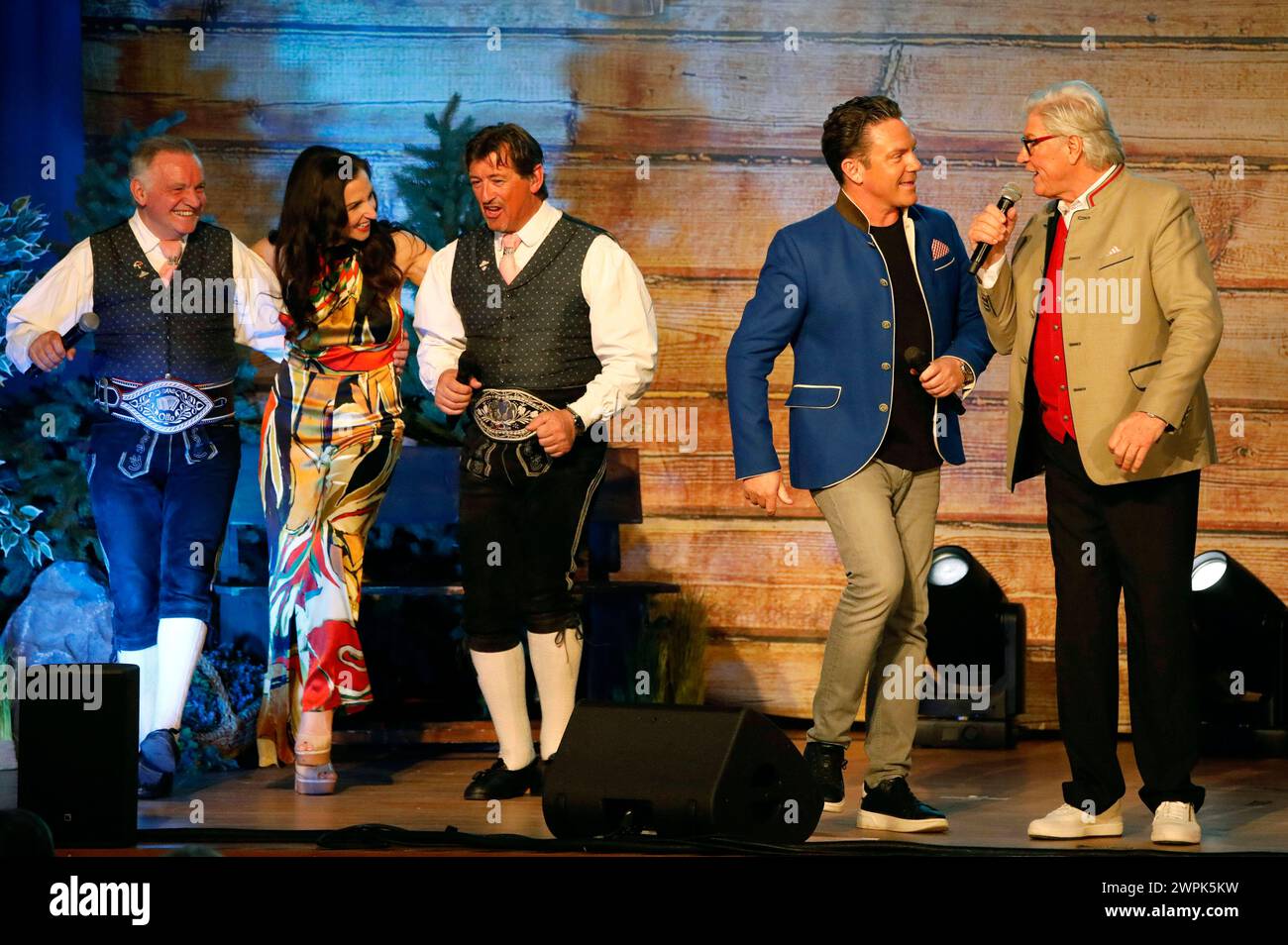 Die Ladiner, Anita Hofmann, Stefan Mross und Michael Hartl beim Konzert ...