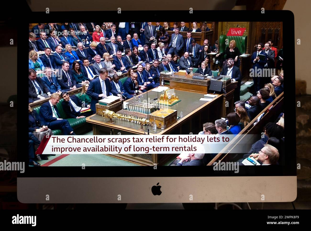 Jeremy Hunt Tory Conservative Chancellor of the Exchequer delivers ...