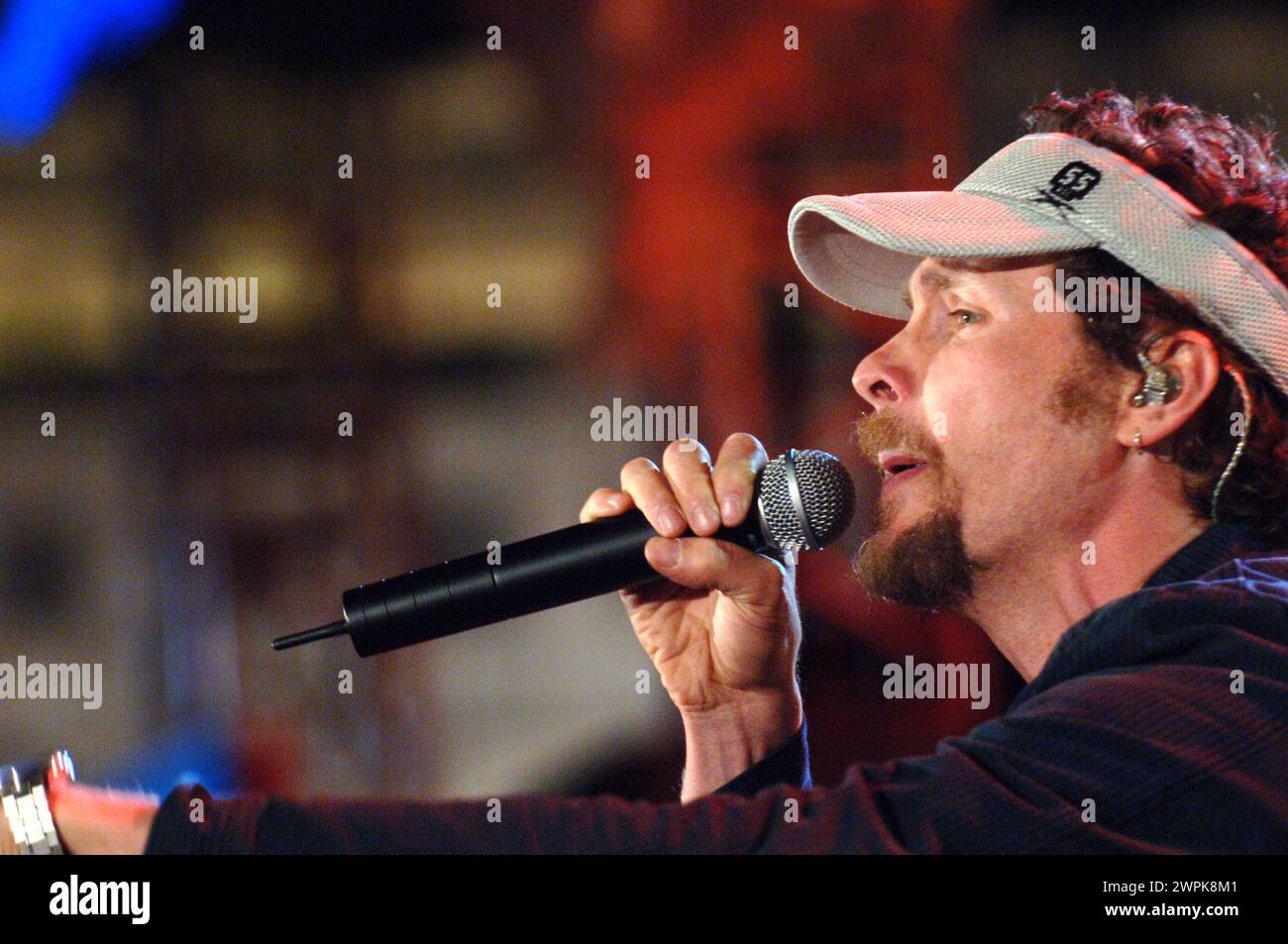 Napoli Italy 01/06/2006: Jovanotti,Italian singer, during the ...