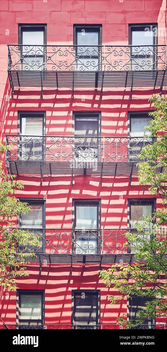 New york apartment building balcony hi-res stock photography and images ...