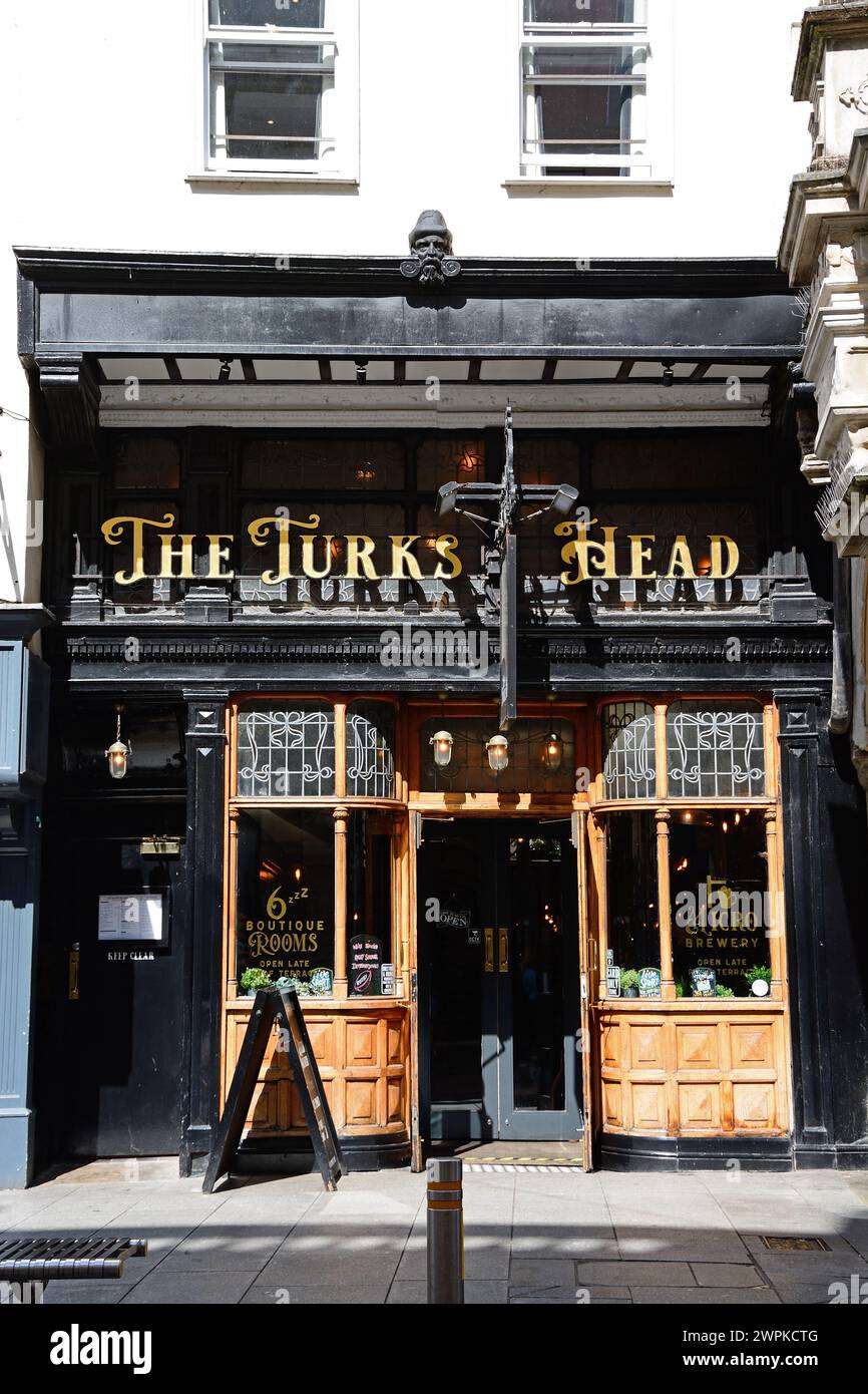Front view of The Turks Head Pub along High Street in the city centre ...