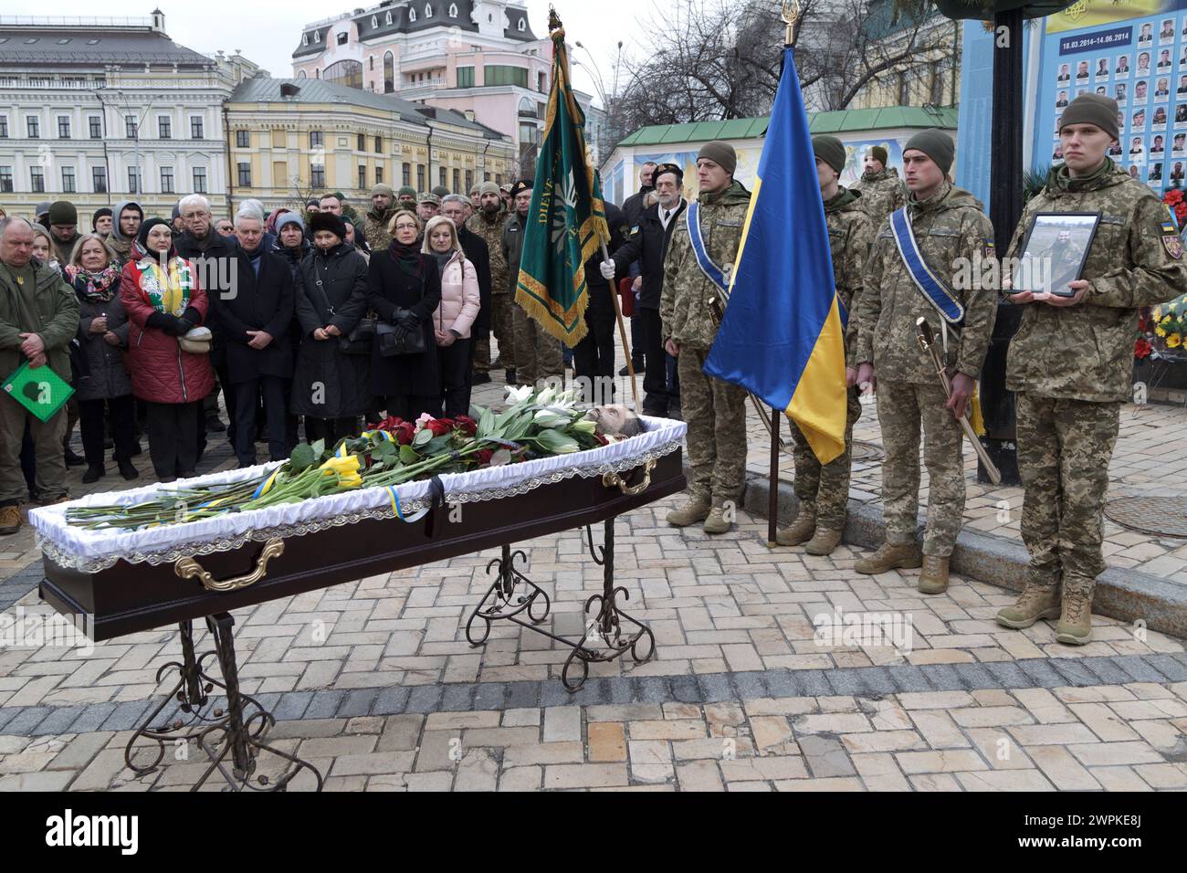 Non Exclusive: KYIV, UKRAINE - MARCH 7, 2024 - Members of the public ...