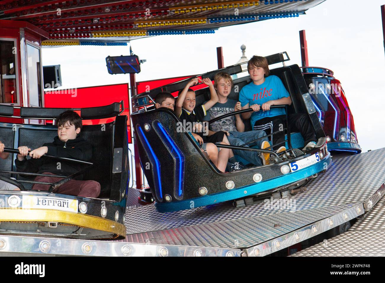 Whitby north yorkshire funfair hi-res stock photography and images - Alamy