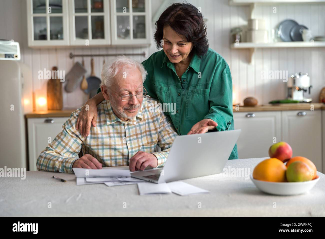Elderly interaction hi-res stock photography and images - Alamy