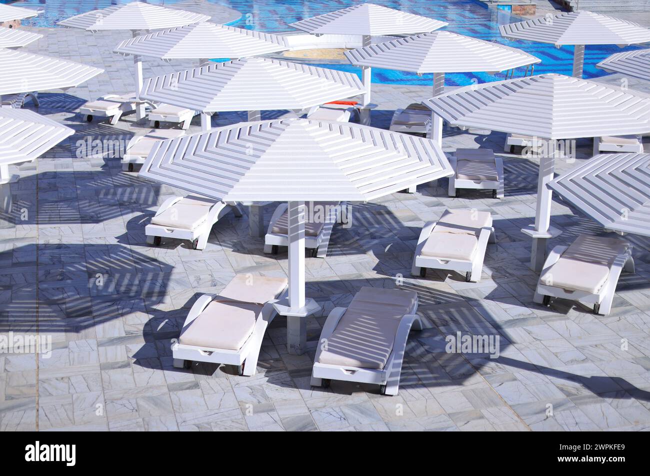 Pool water area hotel resort hi-res stock photography and images - Alamy