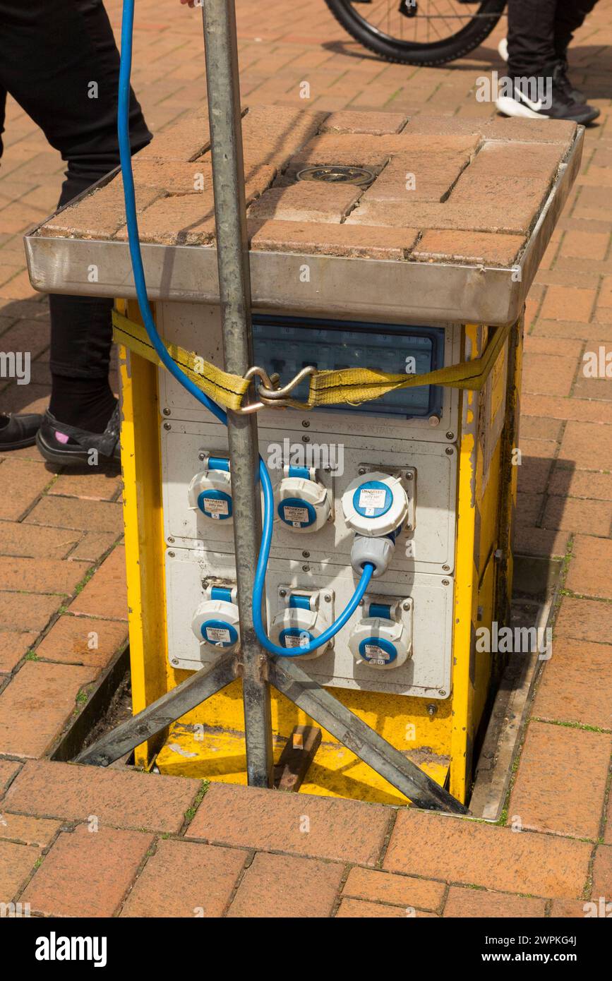 Pop up raising / rising / riser power supply in a public space ...