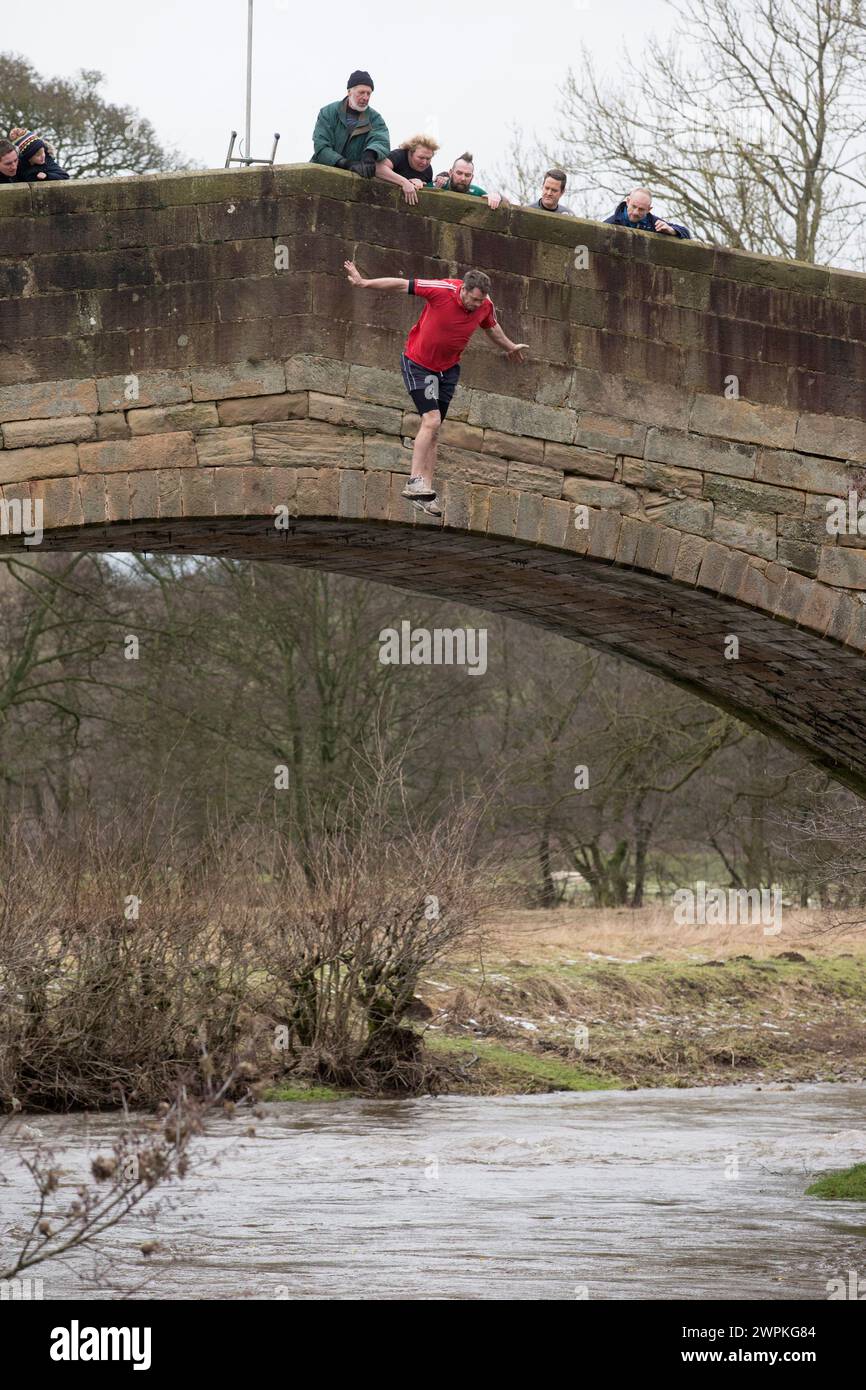 01/01/15 Despite organisers cancelling this year's bridge jump, until ...