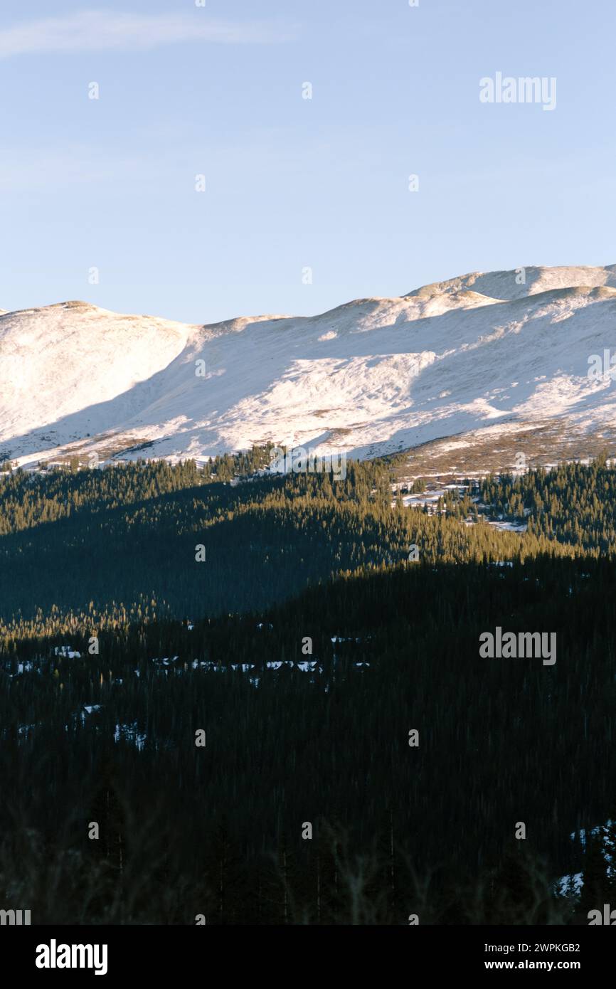 Layered snow in cold mountains hi-res stock photography and images - Alamy