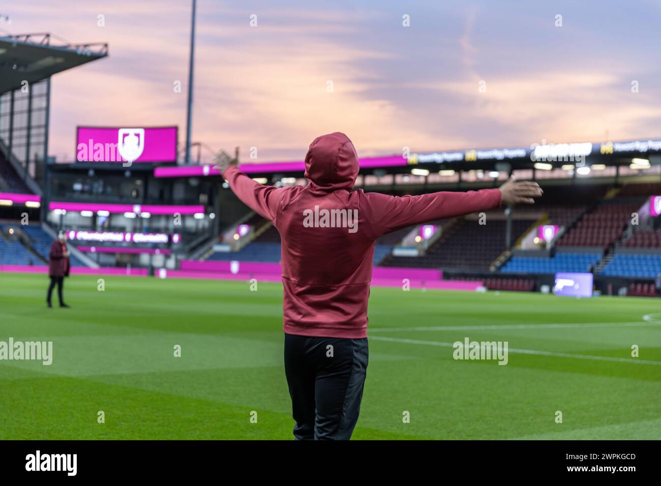 Lyle Foster on the pitch pre the Burnley FC v Everton FC in the Premier ...