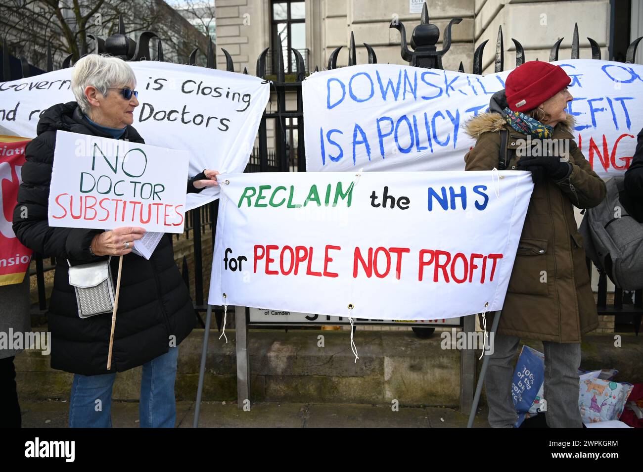 Fake patients hi-res stock photography and images - Alamy