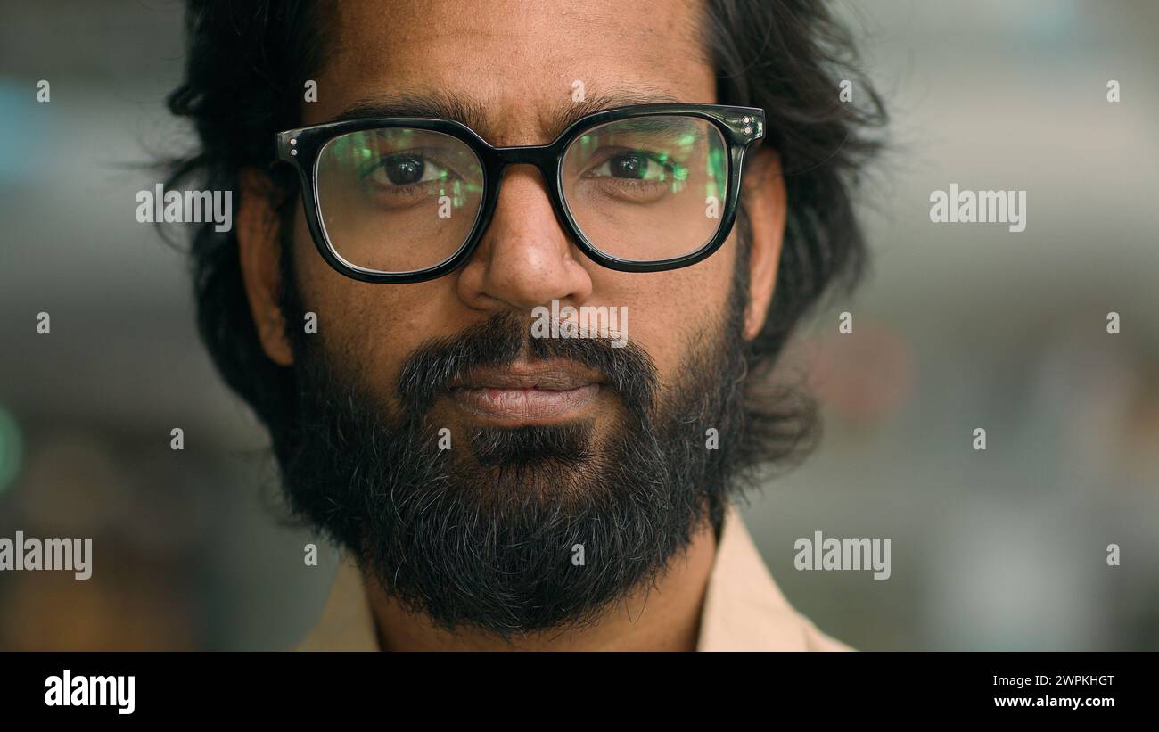 Indian man serious eyeglasses face hi-res stock photography and images ...