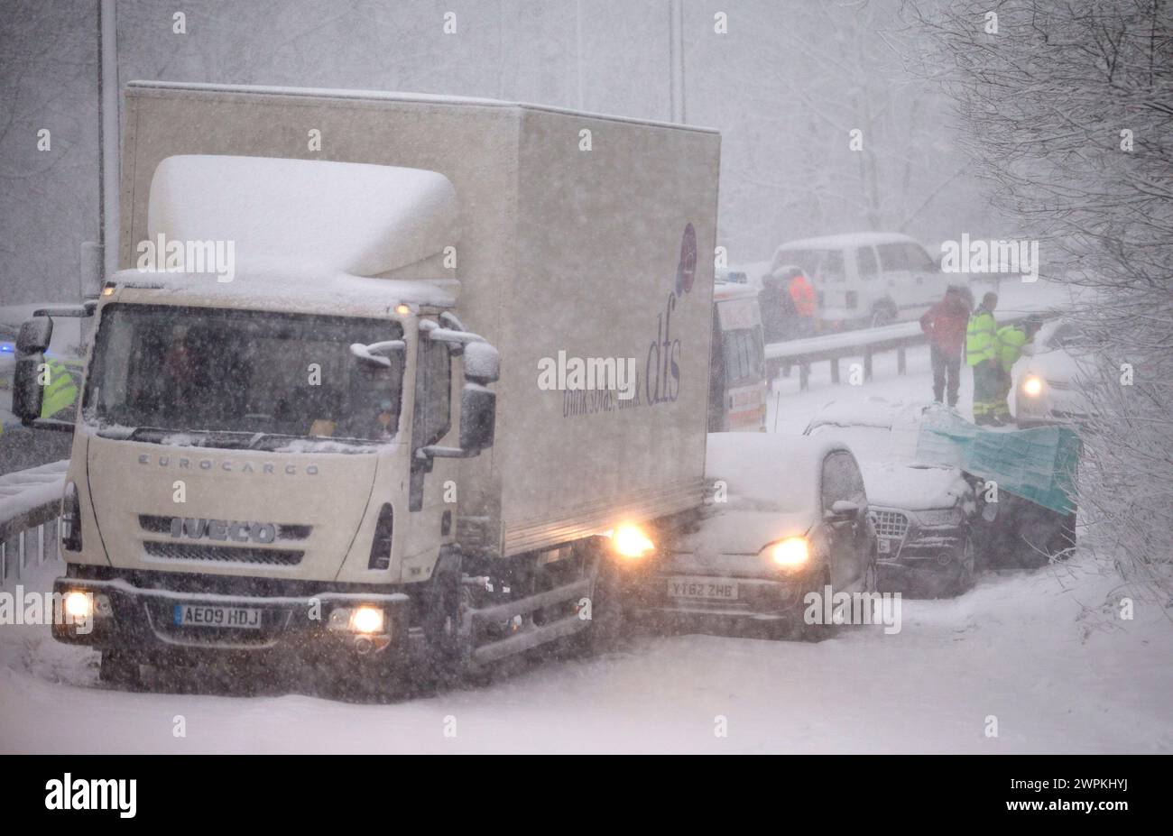 Stranded vehicles hi-res stock photography and images - Alamy