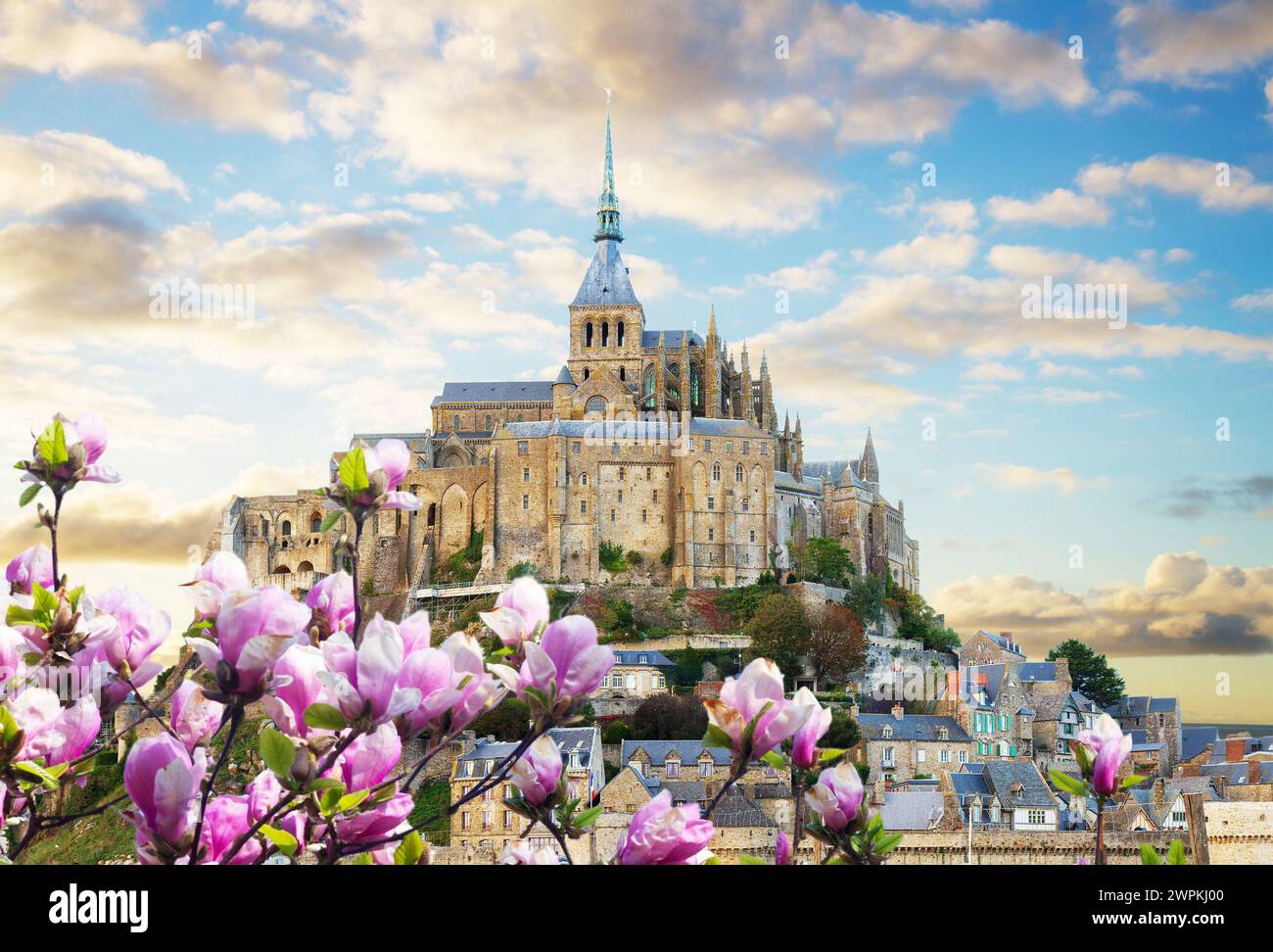 Spring tide mont saint michel hi-res stock photography and images - Alamy