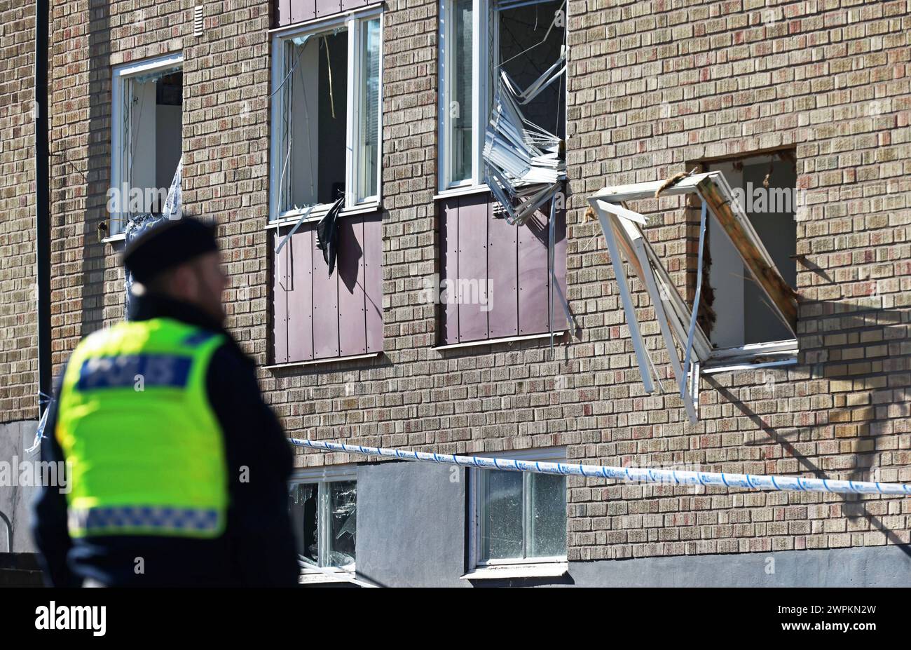 An explosion occurred on the night of Thursday in an apartment building ...