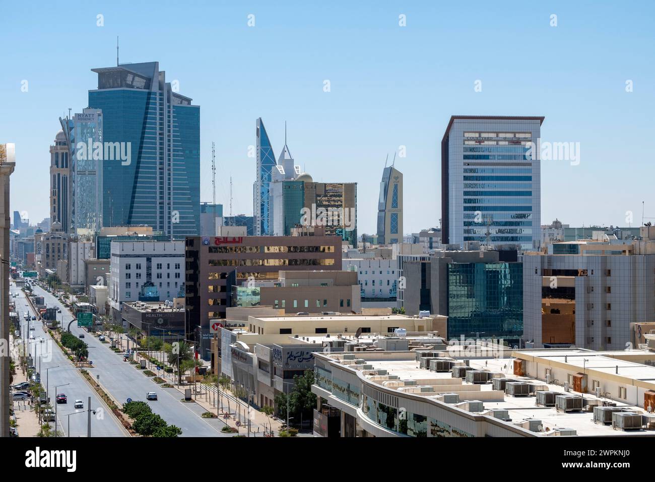 Beautiful Iconic The Kingdom Tower Riyadh. King Abdullah Road Stock ...