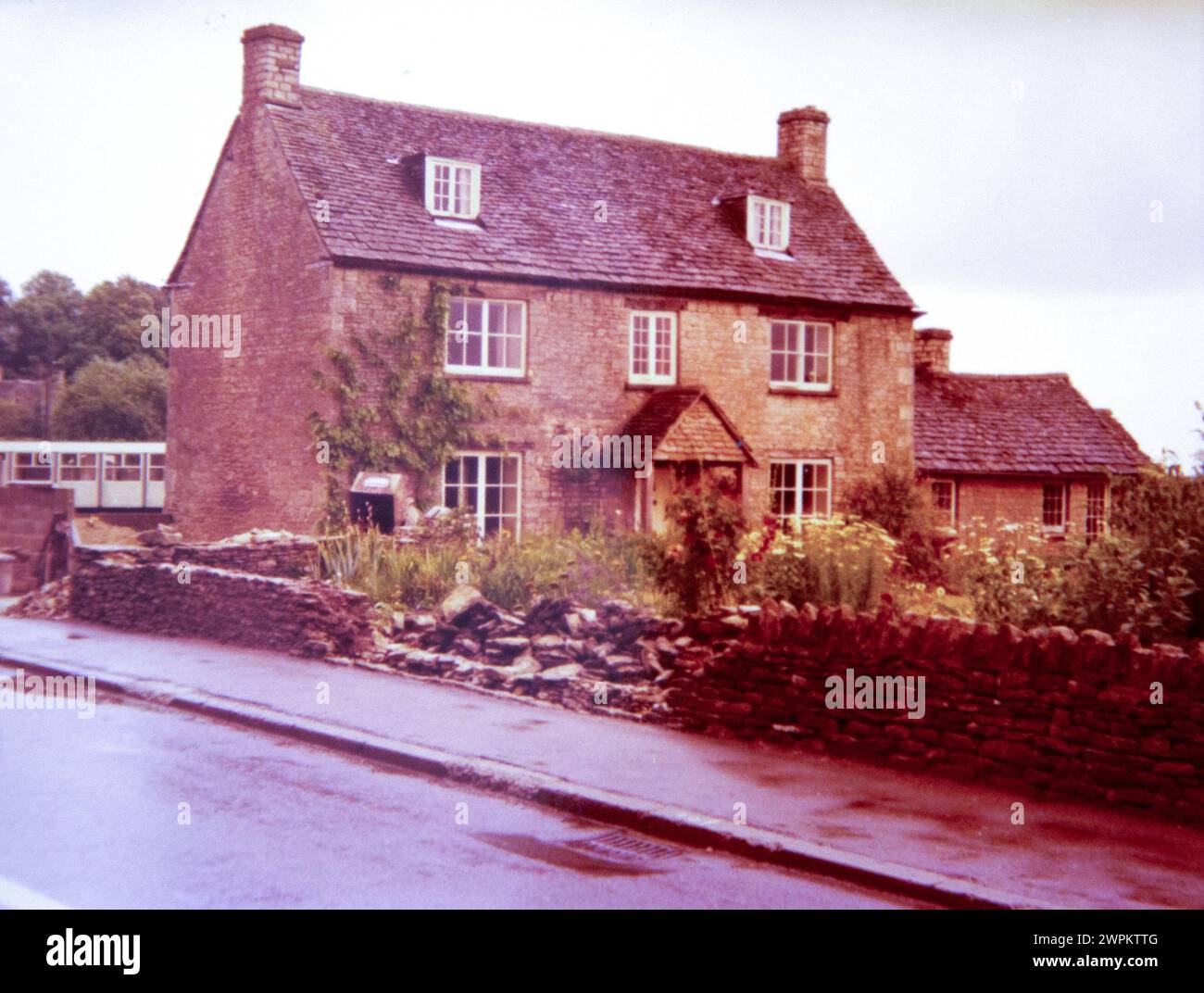 31/05/15 Collect photo showing the house in 1975 three years after the ...