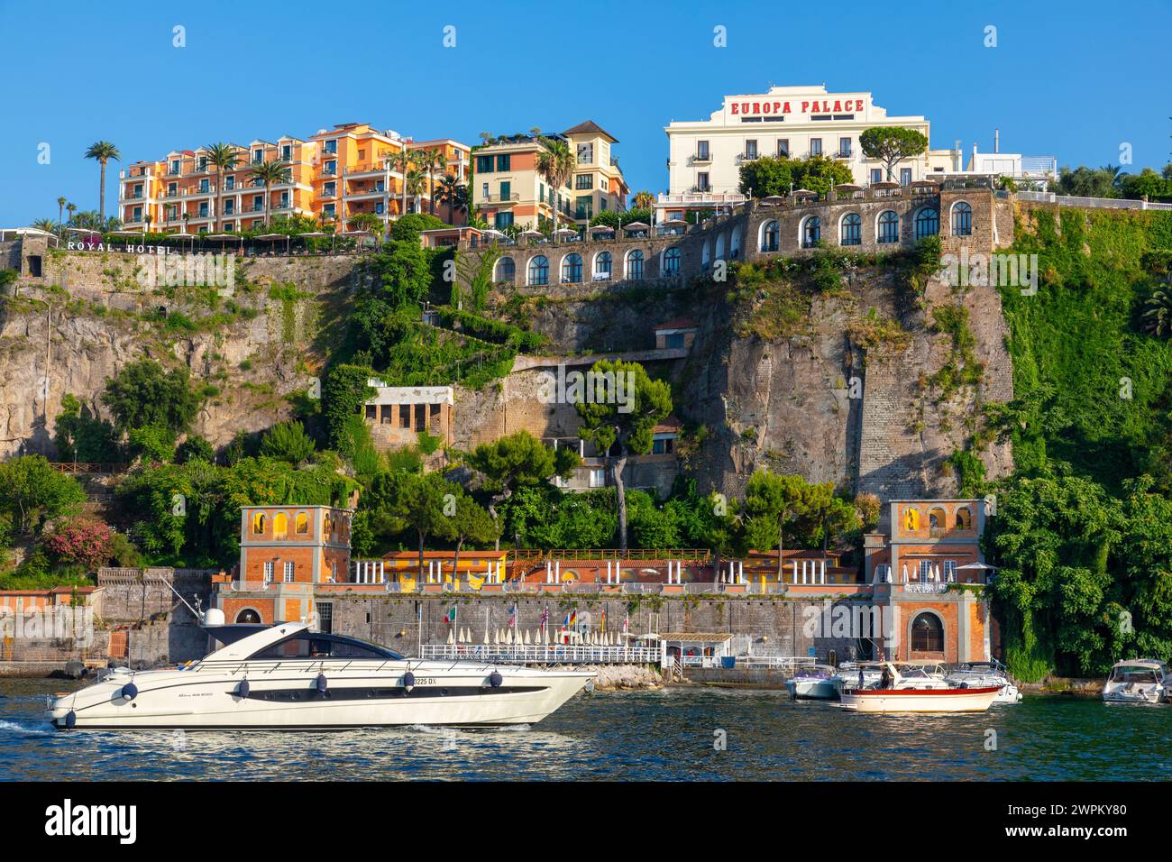 Pleasure boat sorrento bay hi-res stock photography and images - Alamy