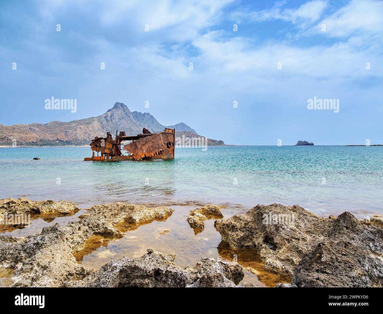 Shipwreck off the coast hi-res stock photography and images - Alamy