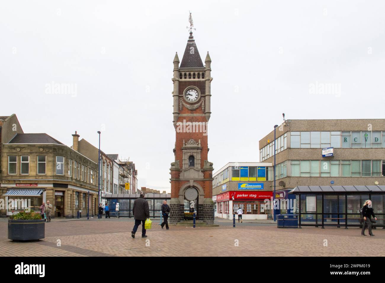 Clock tower high street hi-res stock photography and images - Alamy