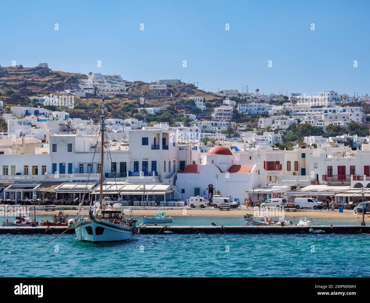 Old Port and Chora Waterfront, Mykonos Town, Mykonos Island, Cyclades ...