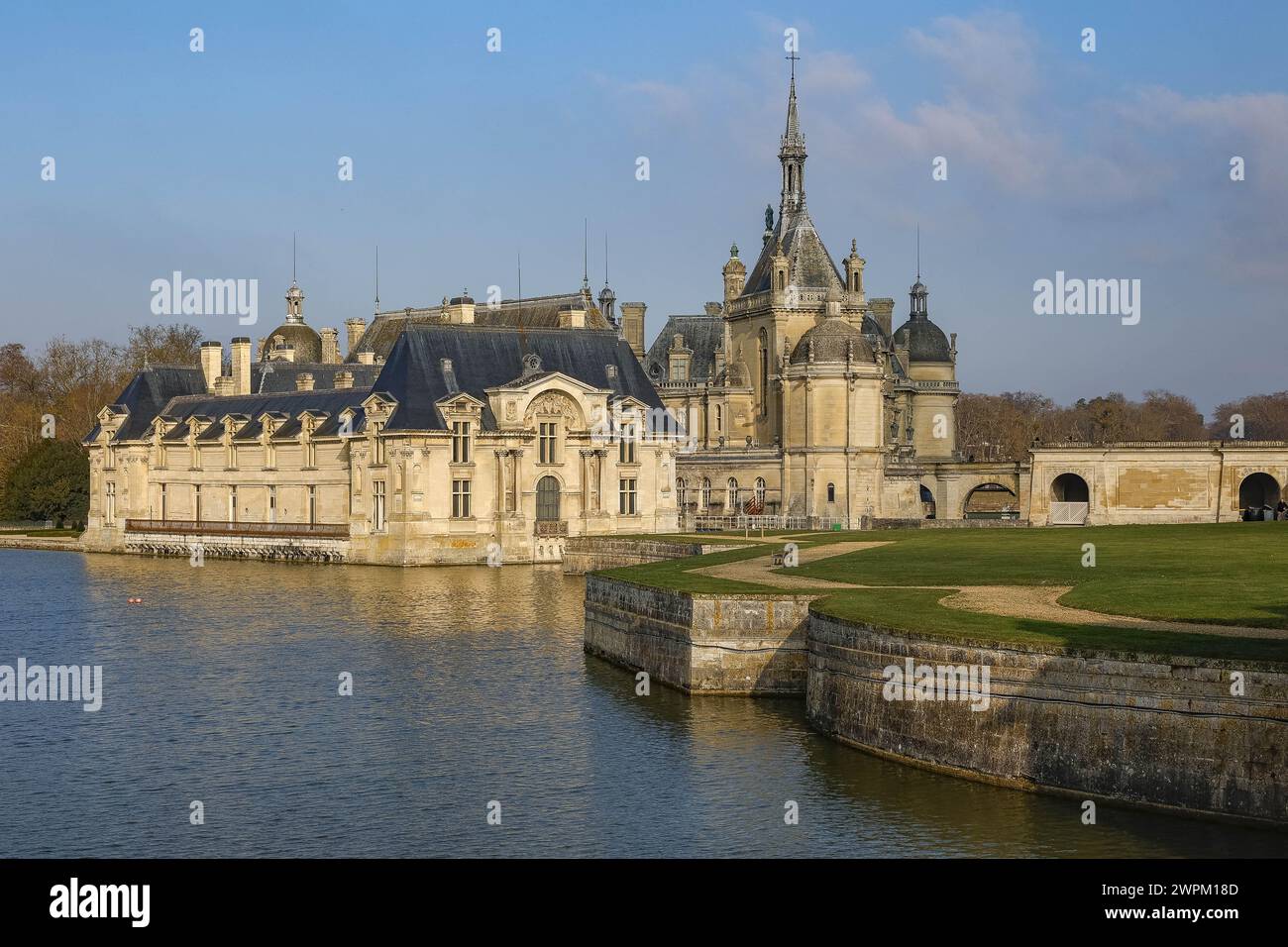 Chateau de Chantilly (Chantilly Castle), Conde Museum, Chantilly, Oise, France, Europe Stock ...
