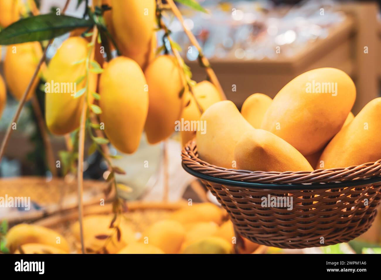 Champagne mango hi-res stock photography and images - Alamy
