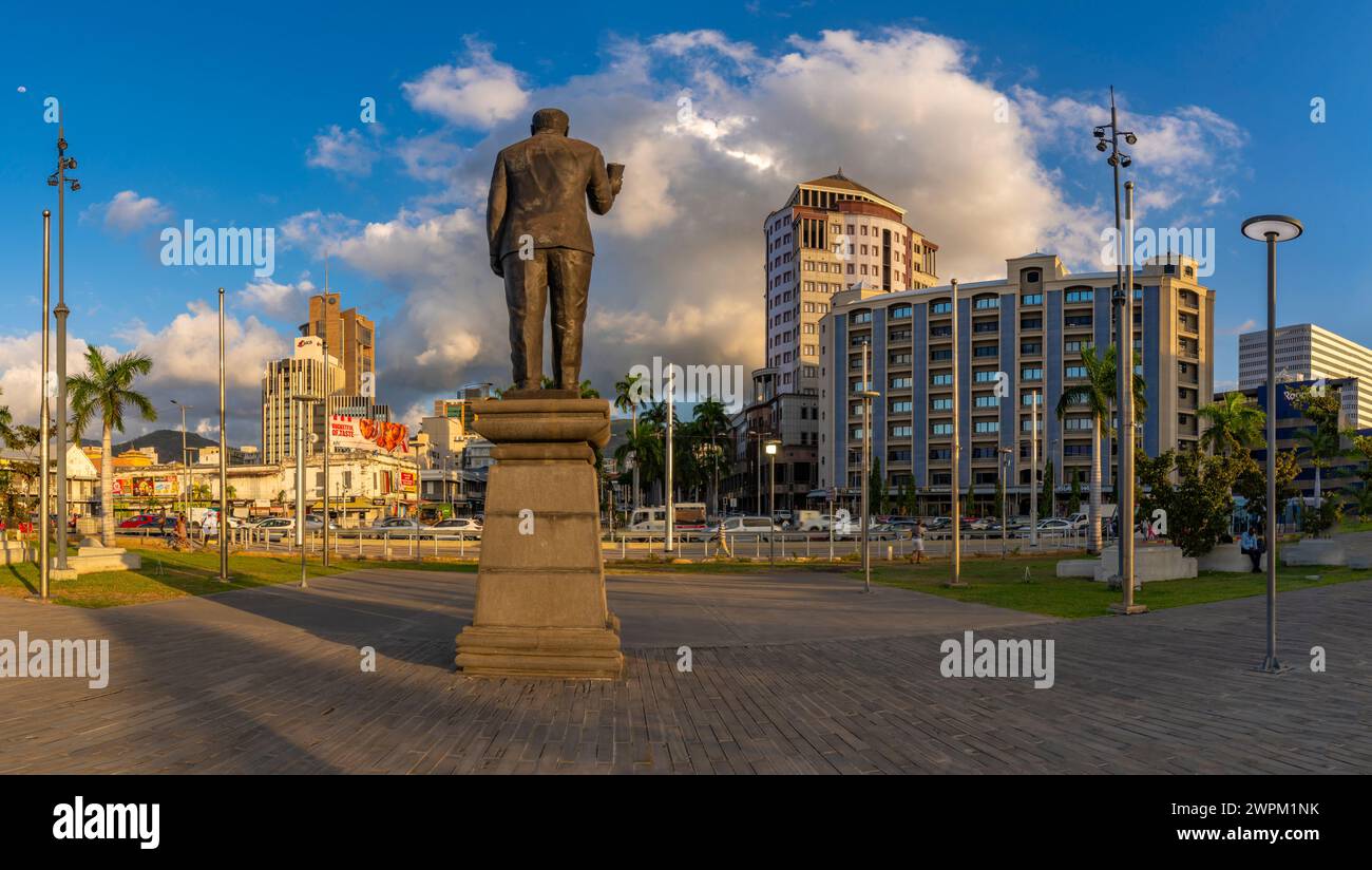View of statue in Caudan Waterfront in Port Louis, Port Louis ...