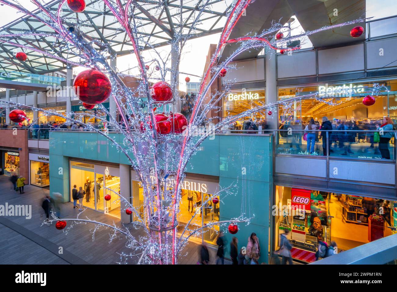View of shops and Christmas lights, Liverpool City Centre, Liverpool ...