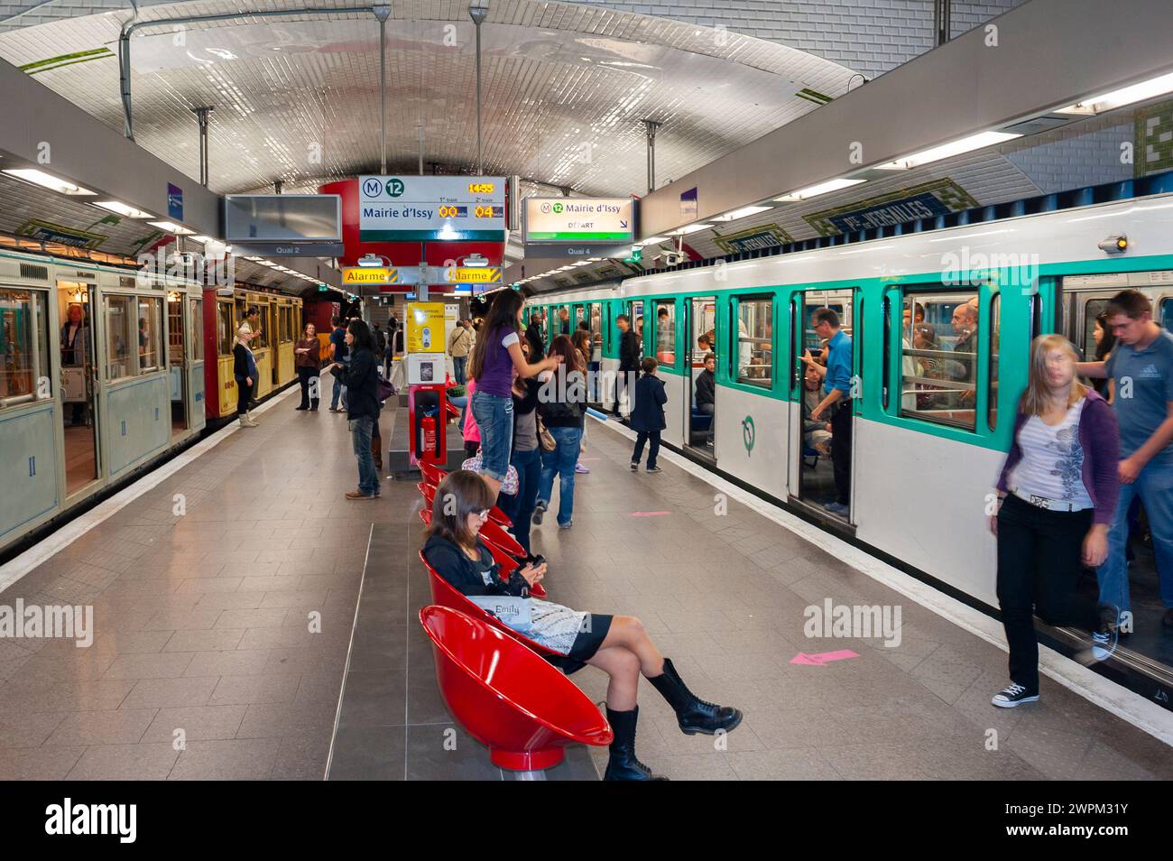 Paris, France, Large Crowd People, Paris Metro Platform, RATP, LIne 12 ...