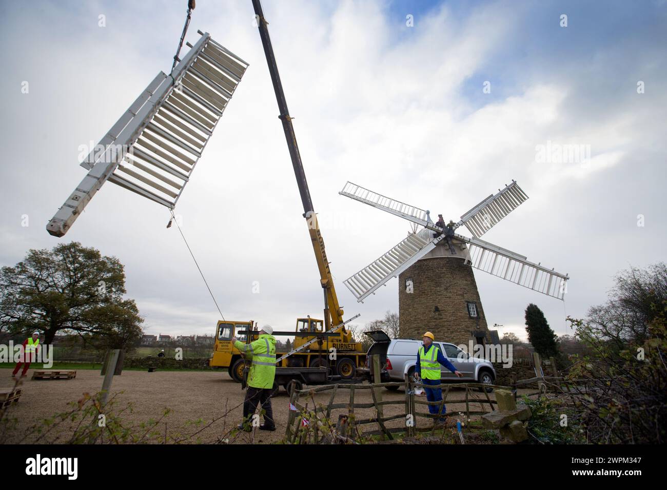 26/11/15 The sails are removed from Britain's only working six-sailed ...