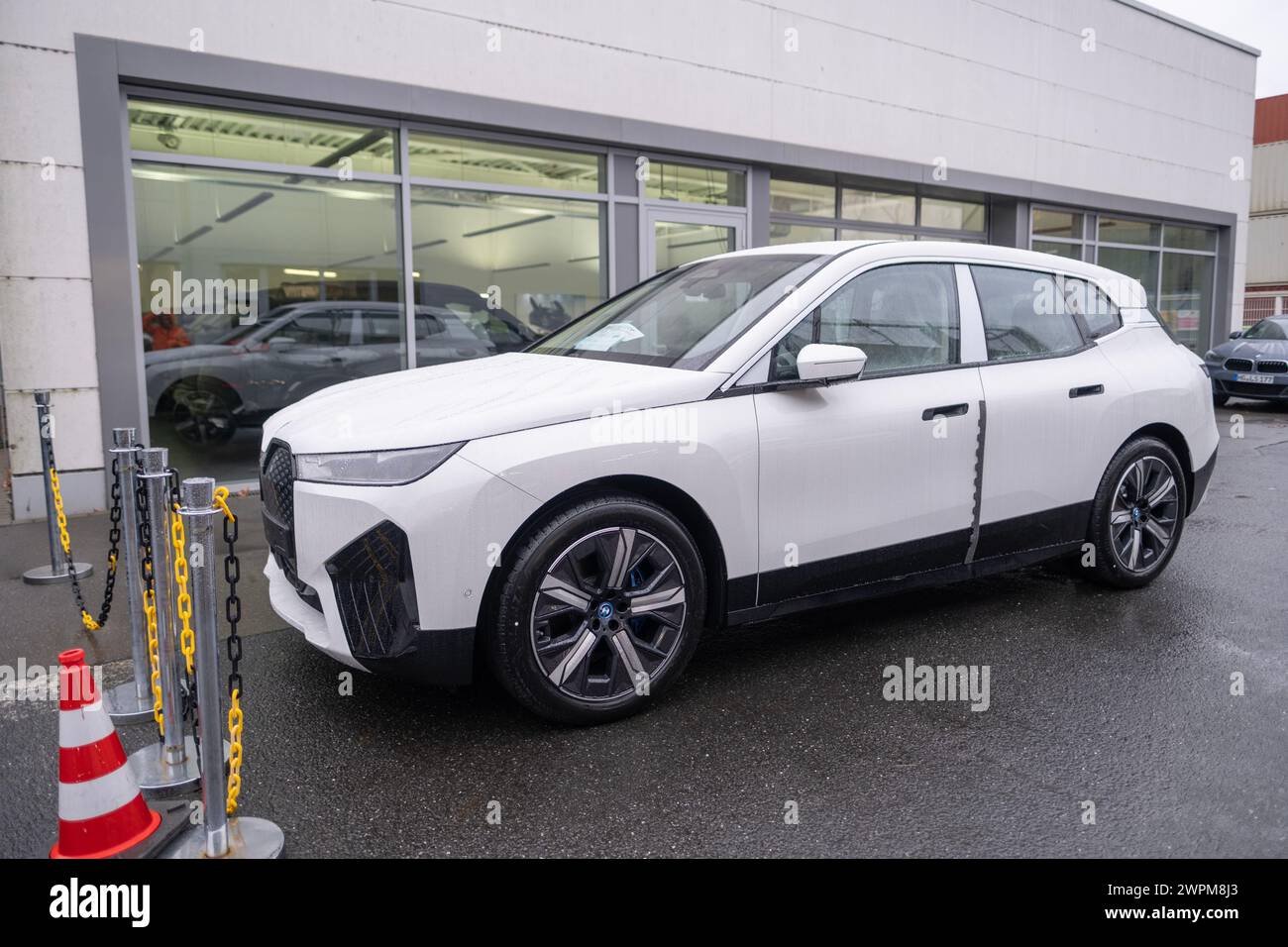 BMW iX xDrive mid-size electric crossover car, German manufacturer BMW ...