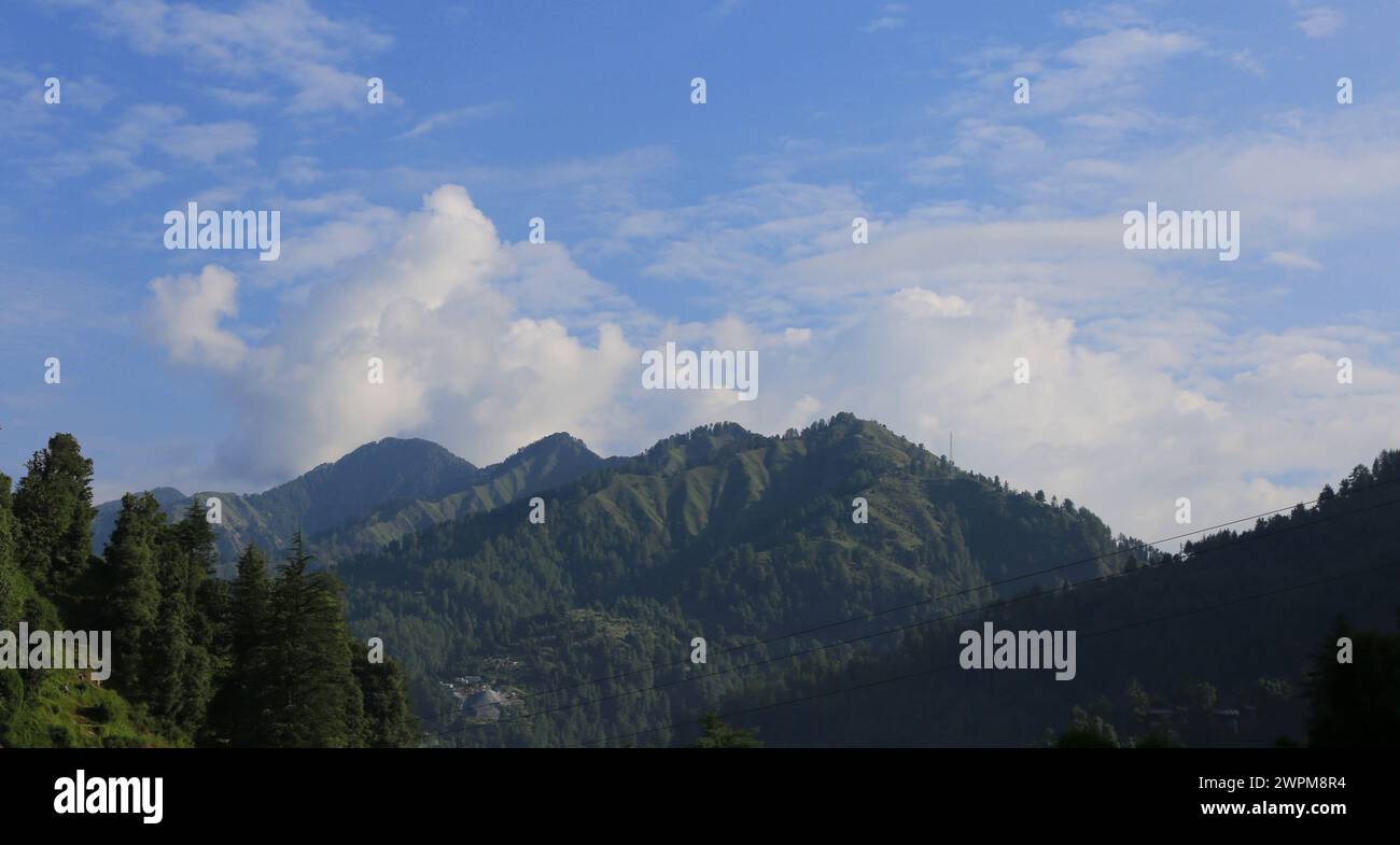 Beautiful green hills hi-res stock photography and images - Alamy