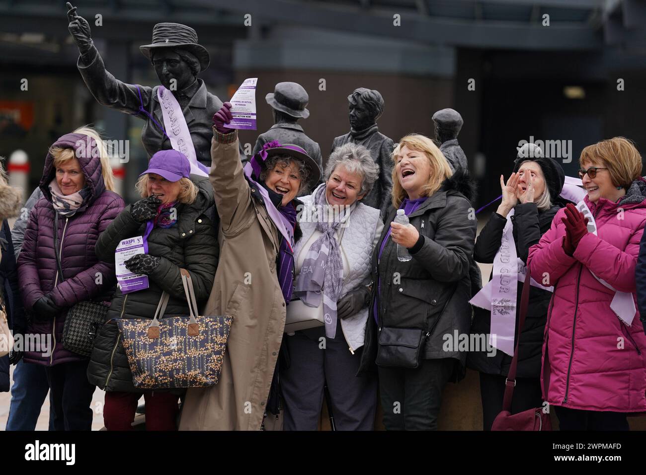 Mary barbour govan statue hi-res stock photography and images - Alamy