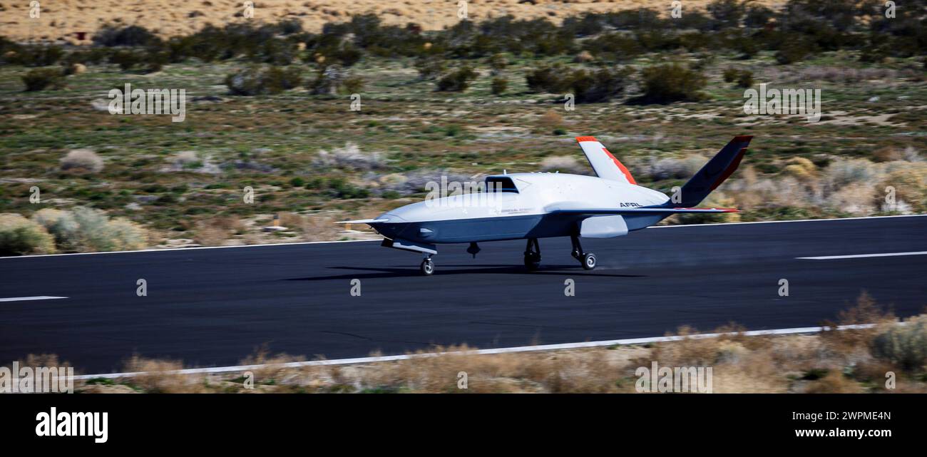 Autonomous collaborative platforms hi-res stock photography and images ...