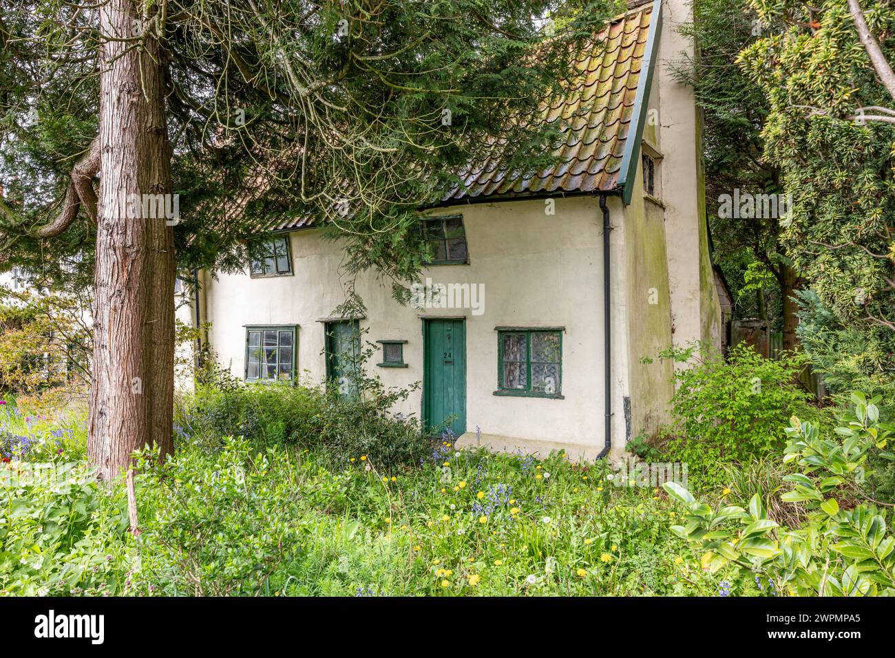 Wonky residences hi-res stock photography and images - Alamy