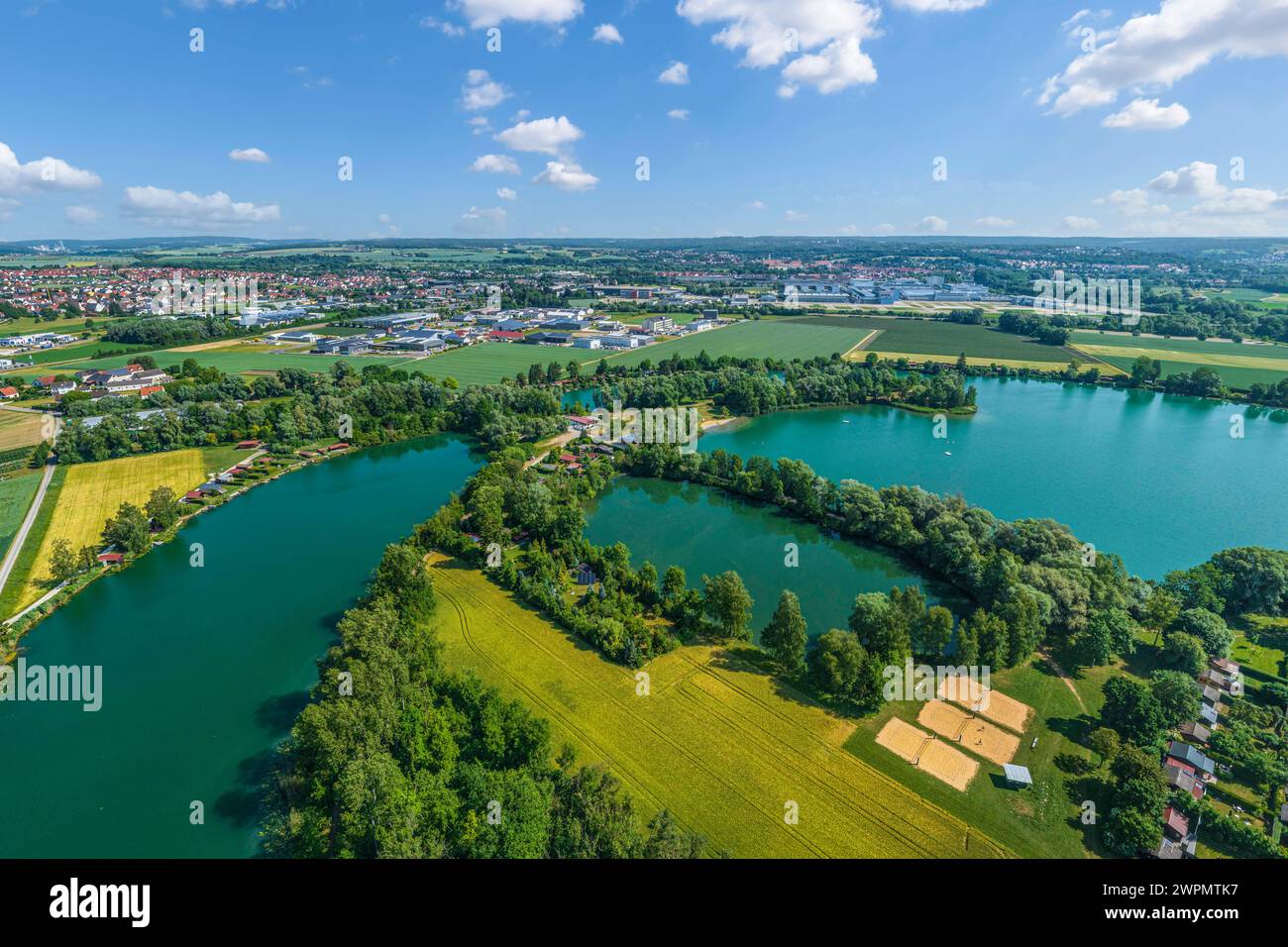 Das Naherholungsgebiet Baggersee an der Donau in Donauwörth im Luftbild ...