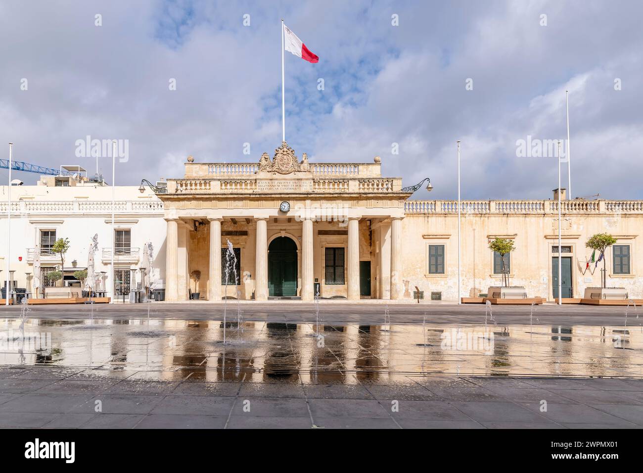 Medieval architecture valletta main hi-res stock photography and images ...