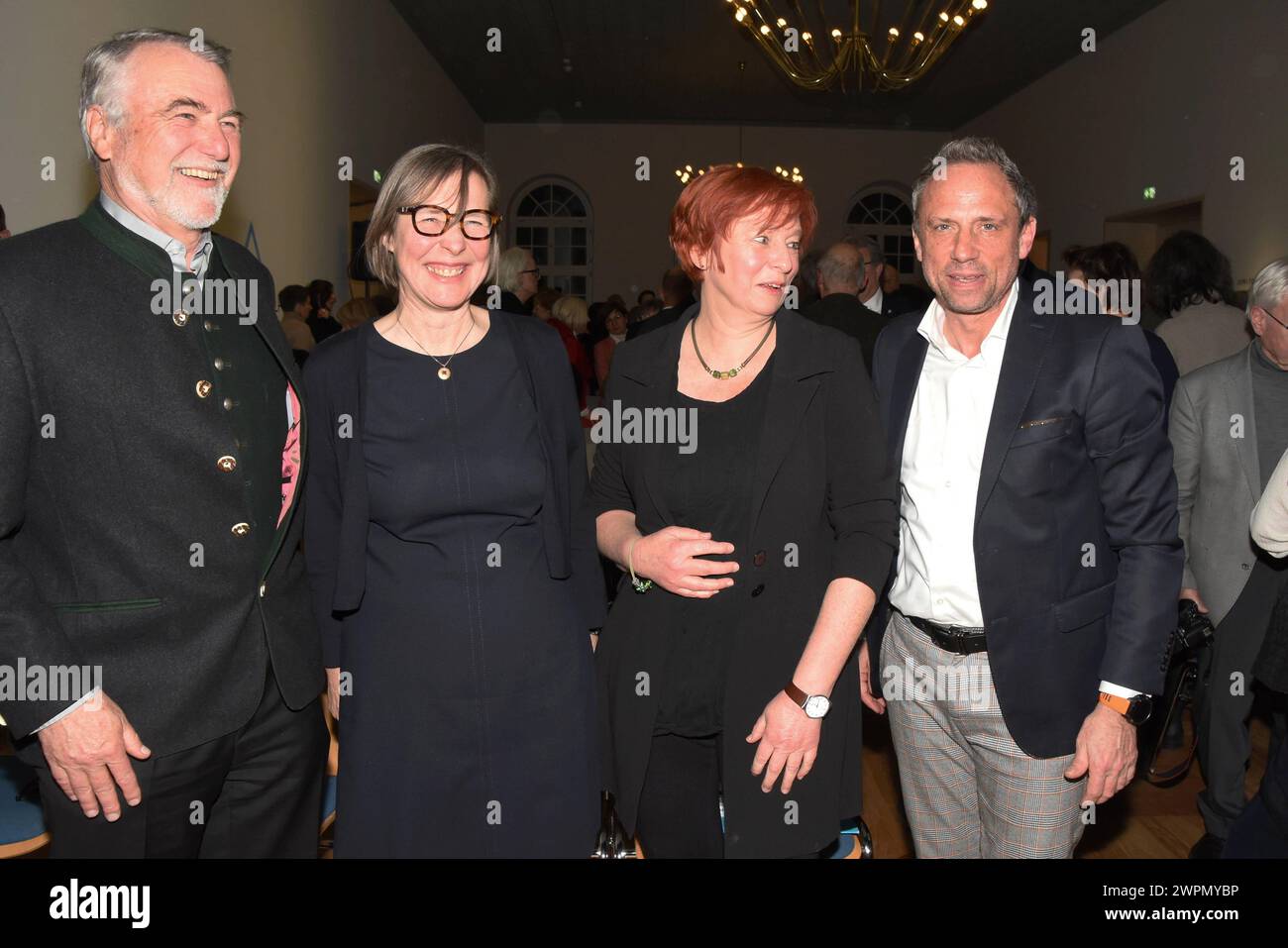Roland Stierle DAV-Praesident Frederike Kaiser ...