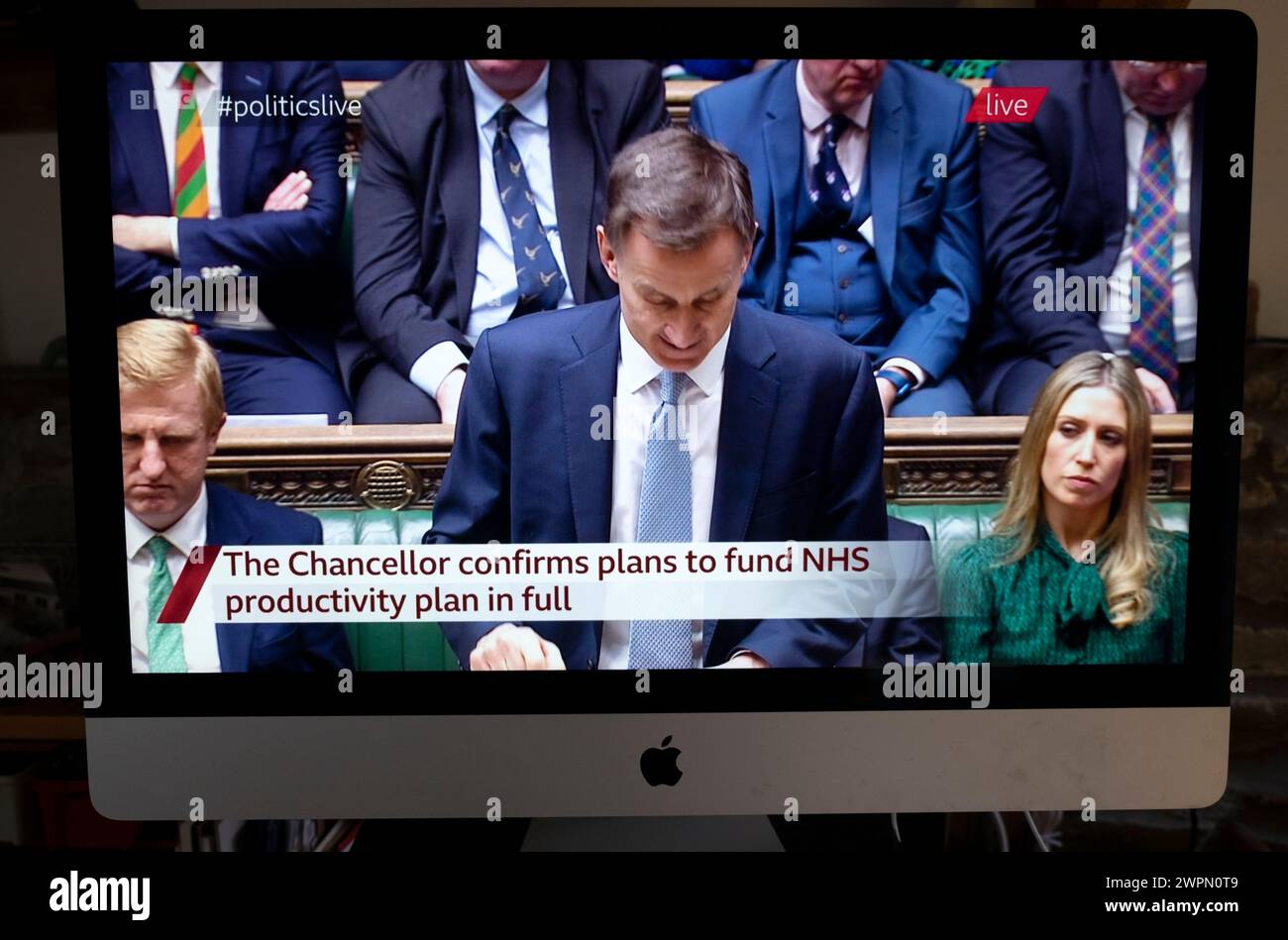 Jeremy Hunt Tory Conservative Chancellor of the Exchequer delivers ...