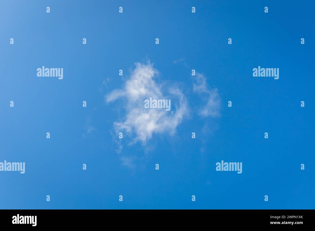 White single cloud hi-res stock photography and images - Alamy