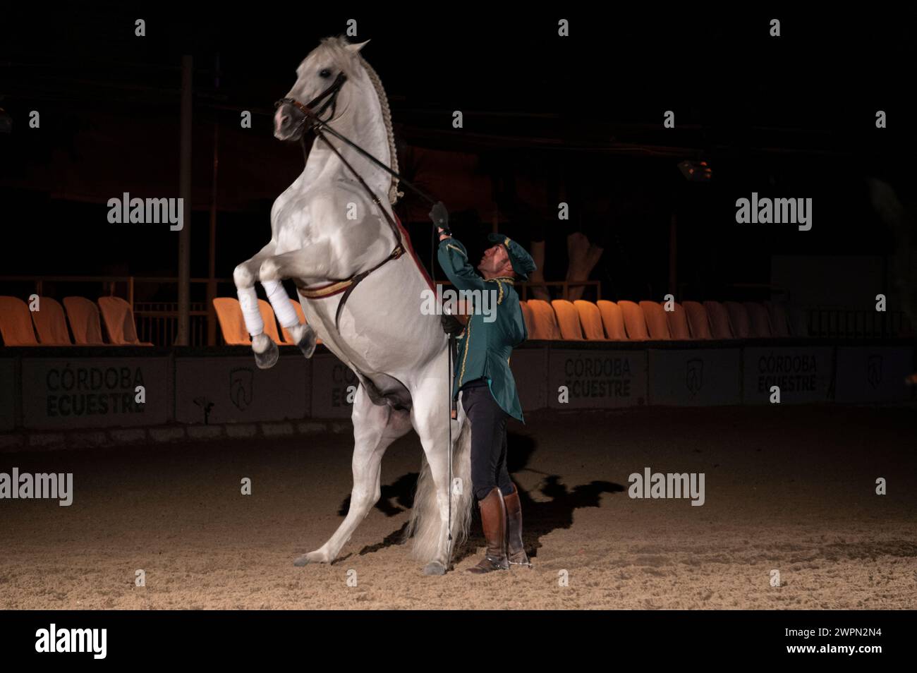 Spanish green uniform traje 20 aniversario hi-res stock photography and ...