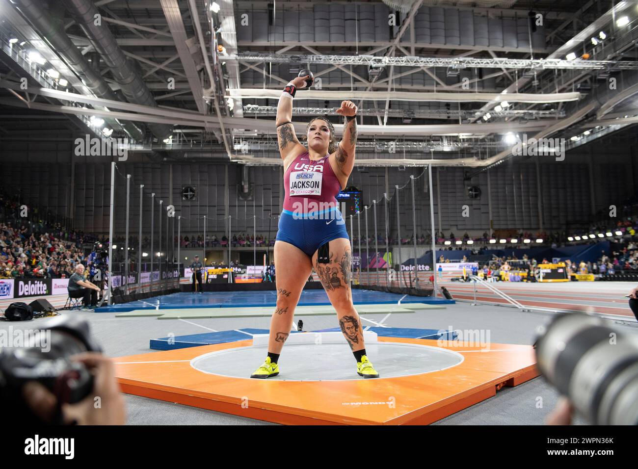 Indoor muscles put up hi-res stock photography and images - Alamy