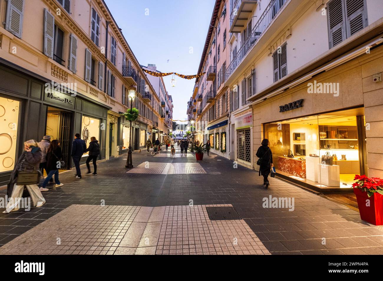 Pedestrian zone and evening atmosphere in Nice, Nice in winter, South ...