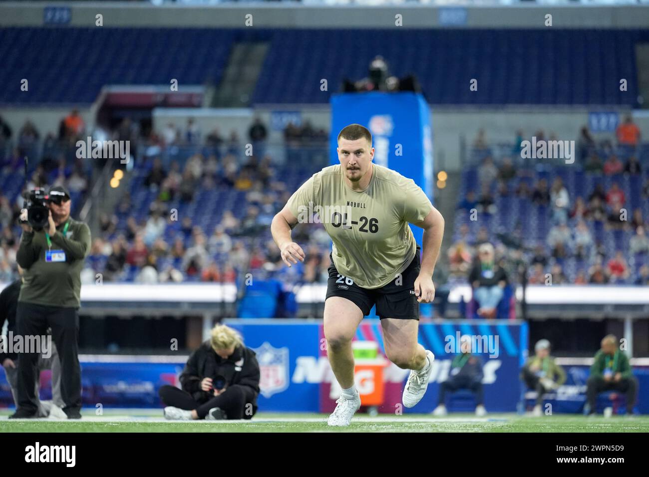 South Carolina offensive lineman Nick Gargiulo runs a drill at the NFL ...