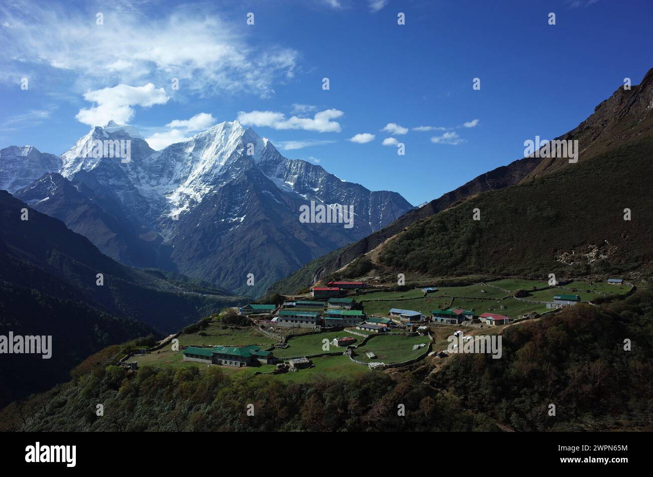 Hiking in Nepal Himalayas, Amazing view of Dhole village (4200 m) with ...