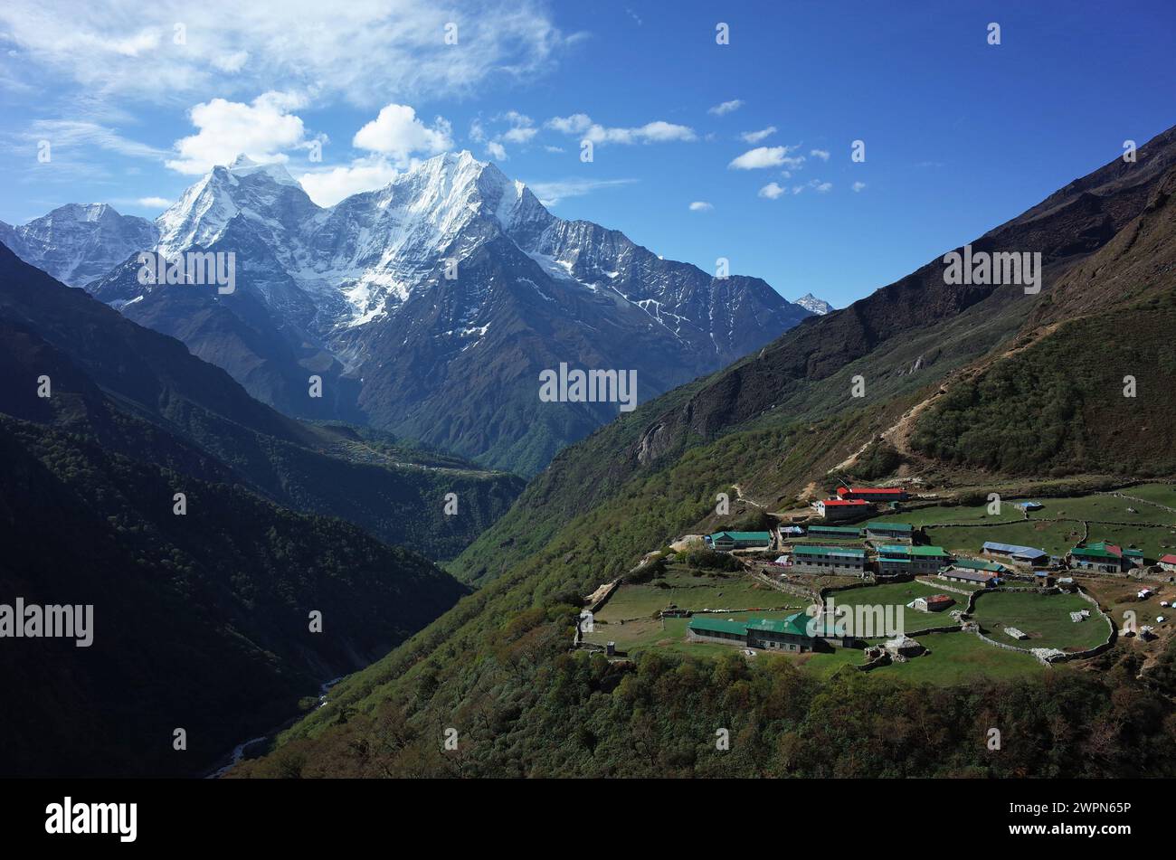 Hiking in Nepal Himalayas, Amazing view of Dhole village (4200 m) with ...