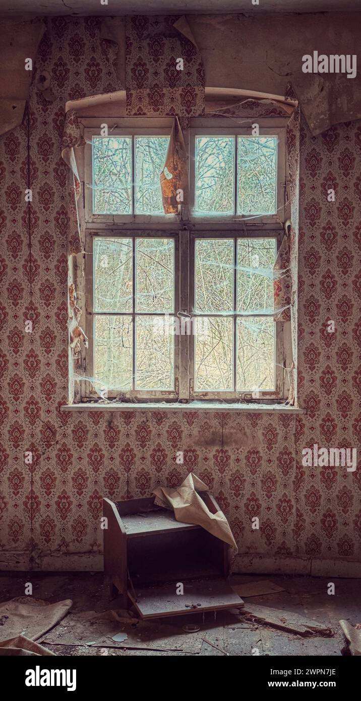 Lost place, old window Stock Photo - Alamy