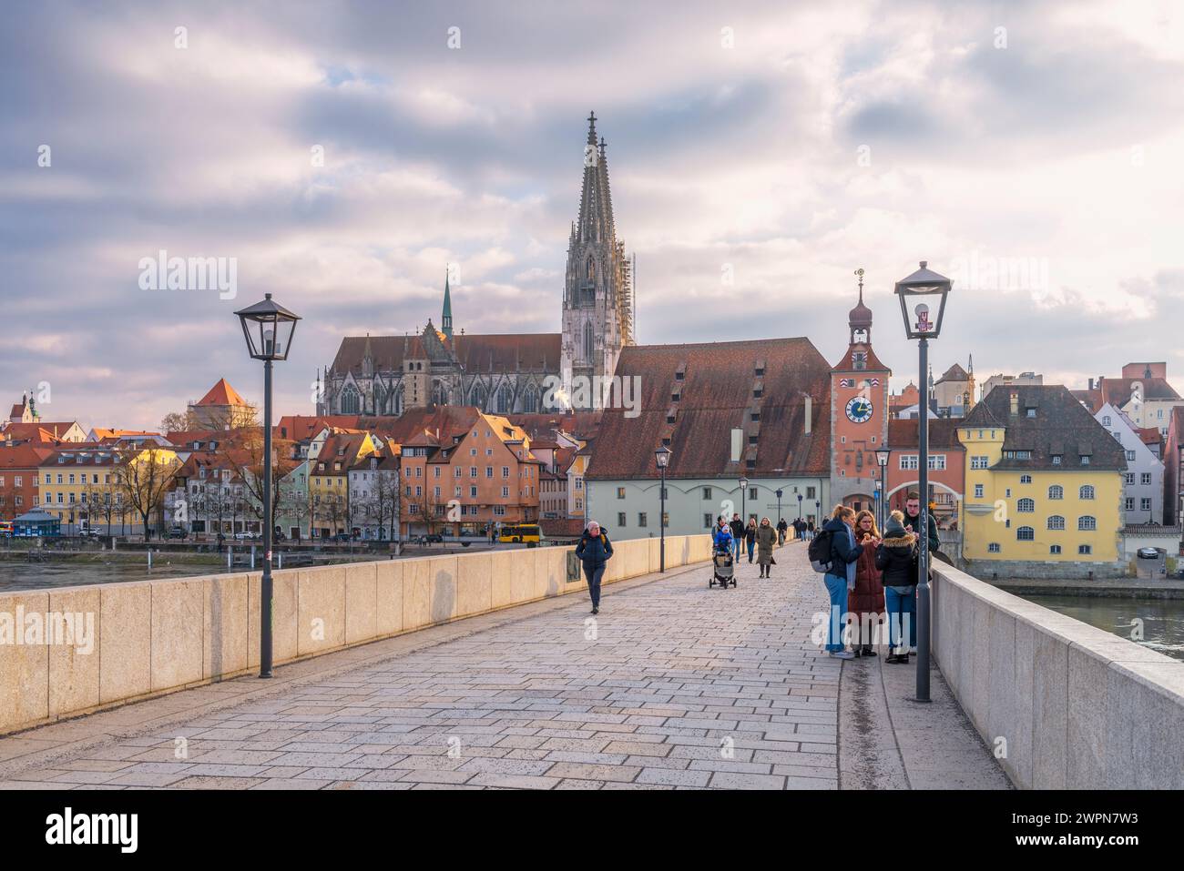 Regensburg cathedral hi-res stock photography and images - Alamy