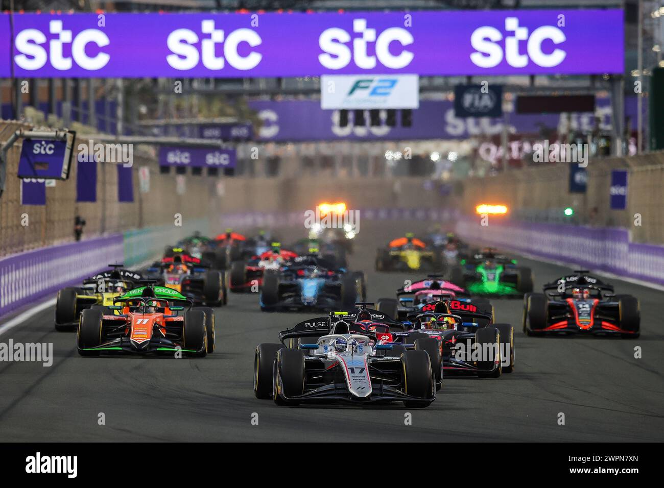 17 ARON Paul (est), Hitech Pulse-Eigt, Dallara F2 2024, action, start ...