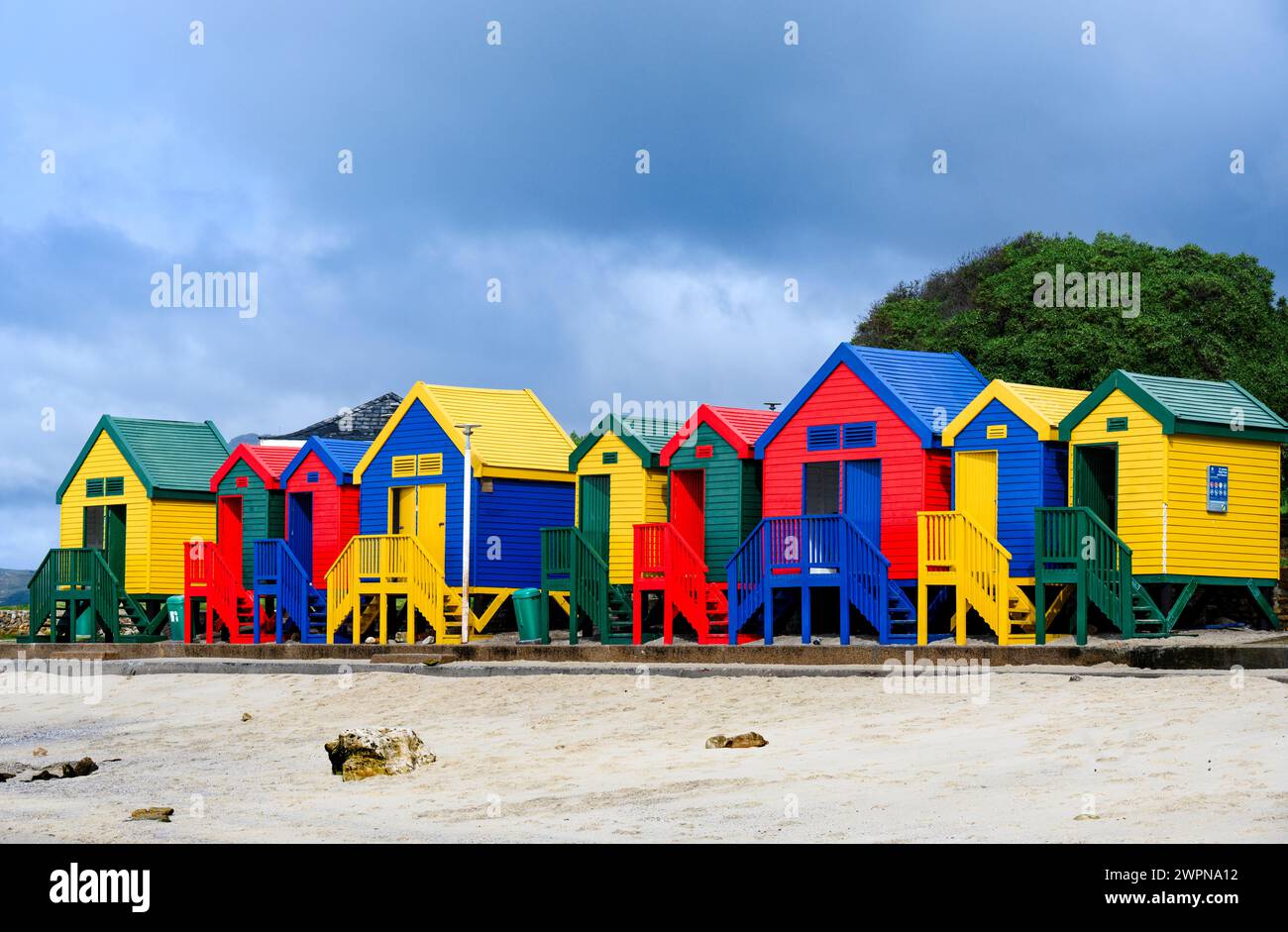 Africa, South Africa, Atlantic Ocean, Cape Town, colorful bathing huts ...
